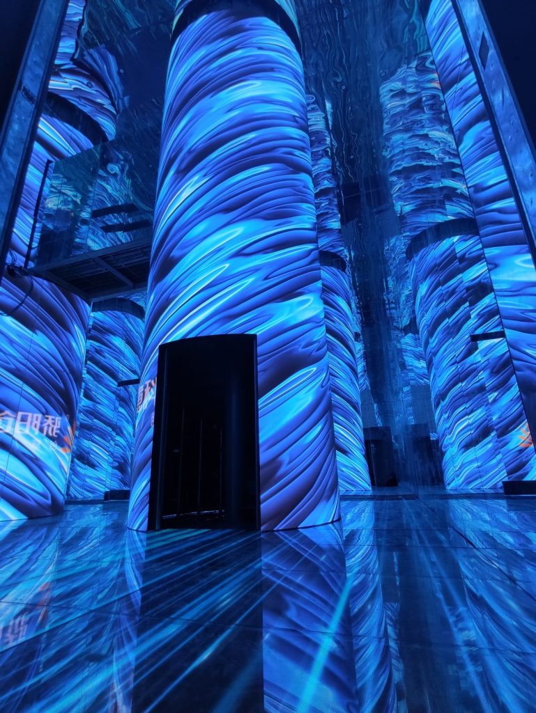 Wushan Square, Hangzhou, Zhejiang - Creative and Custom-Design LED ...