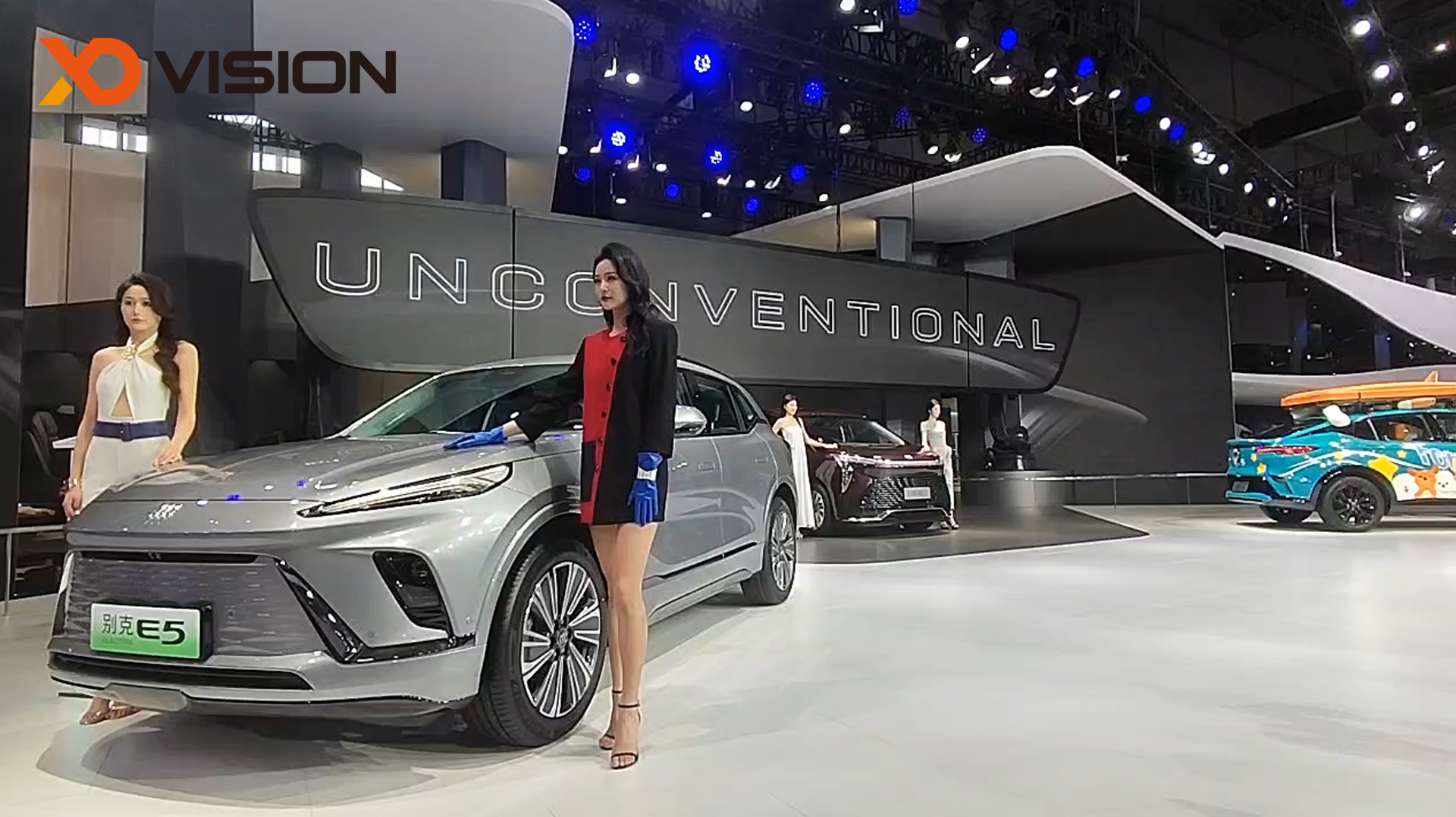 Shanghai International Auto Show machinery + special-shaped LED screen ...